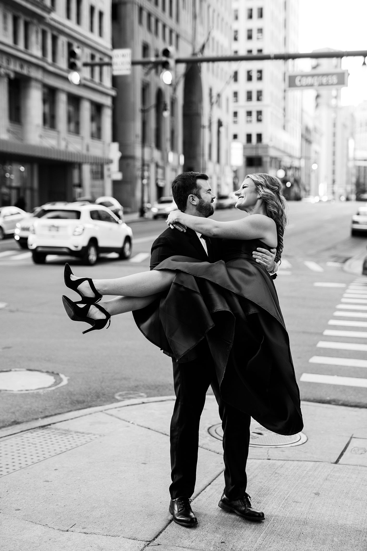 Ashlee & Michael | Downtown Detroit Engagement Session | Niki Marie ...