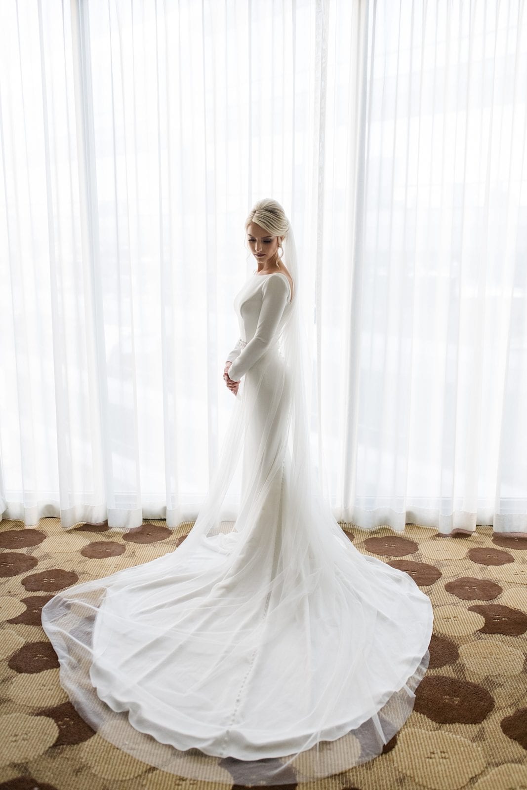 Ellen & Ross | Timeless Downtown Chicago Wedding | Niki Marie Photography