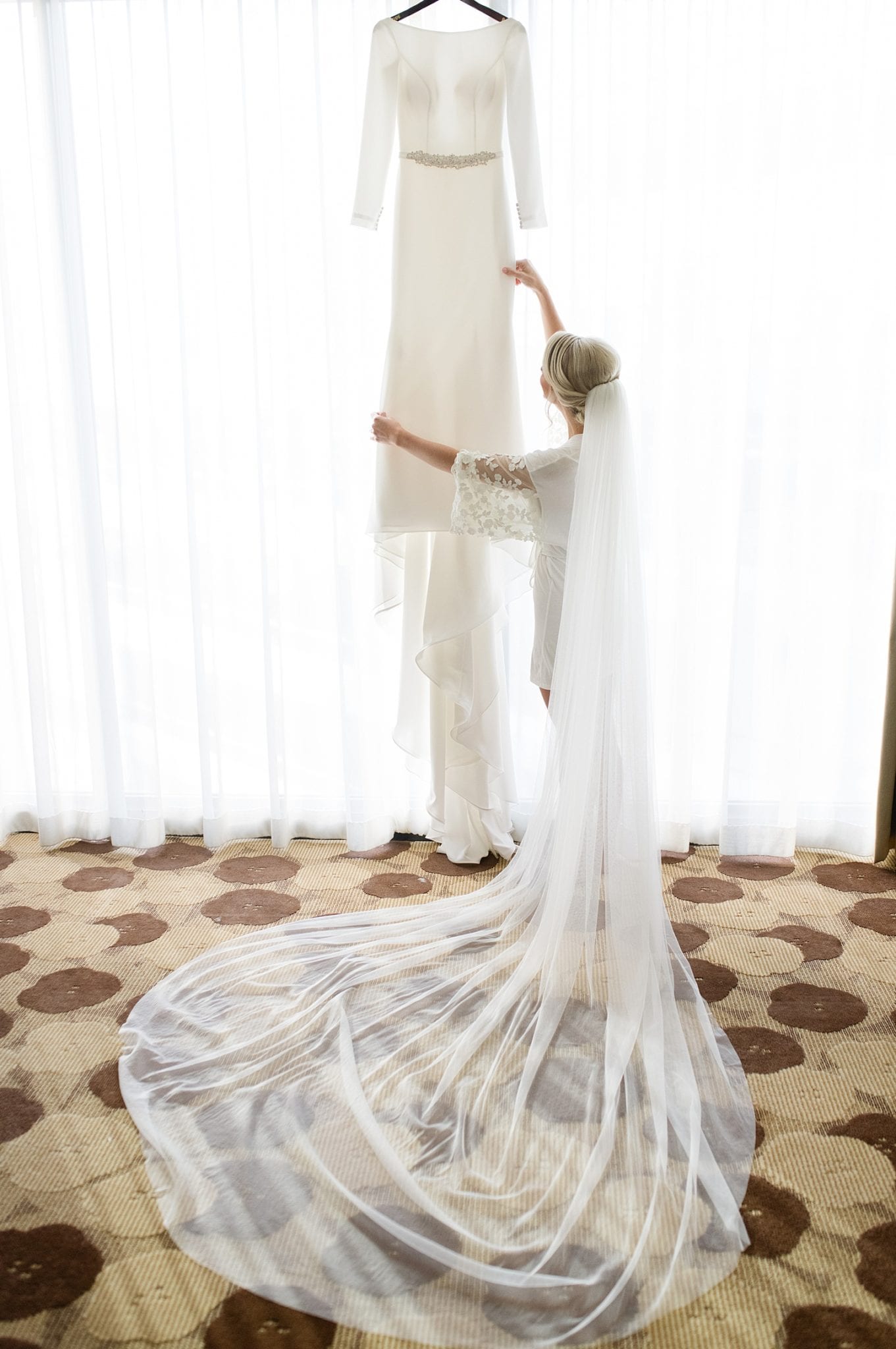 Ellen & Ross | Timeless Downtown Chicago Wedding | Niki Marie Photography