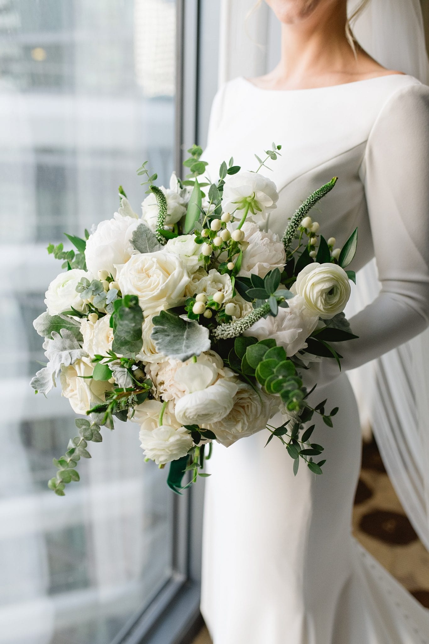 Ellen & Ross | Timeless Downtown Chicago Wedding | Niki Marie Photography