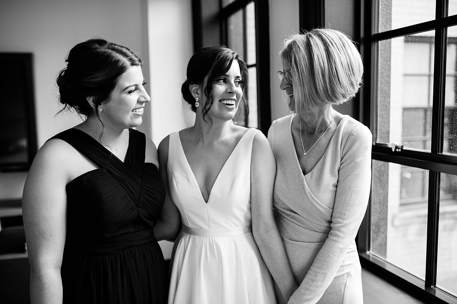 Lena & Tyler | Detroit Wedding at the Belle Isle Casino | Niki Marie ...